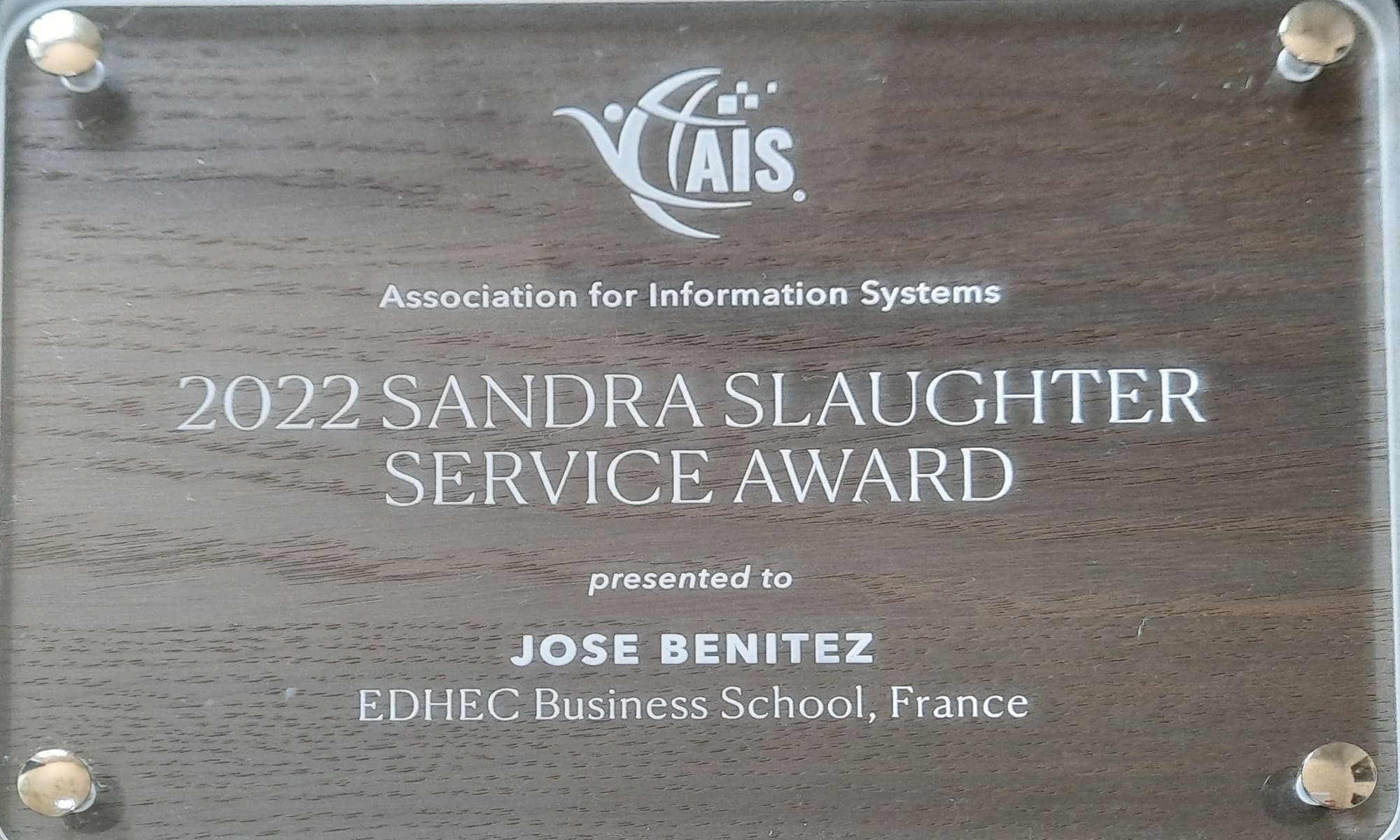 Jose Benitez (EDHEC): 2022 laureate of the AIS Sandra Slaughter Service ...